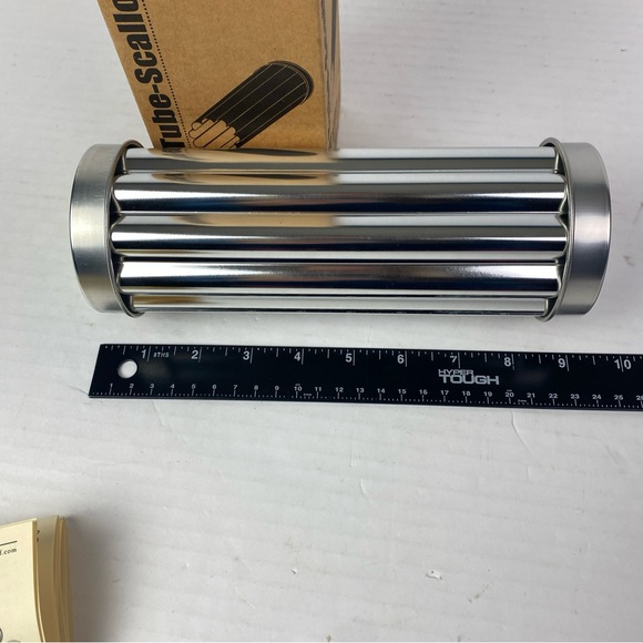 The Pampered Chef | Kitchen | The Pampered Chef Bread Tube Scalloped 565 Kitchen Breadmaking ...